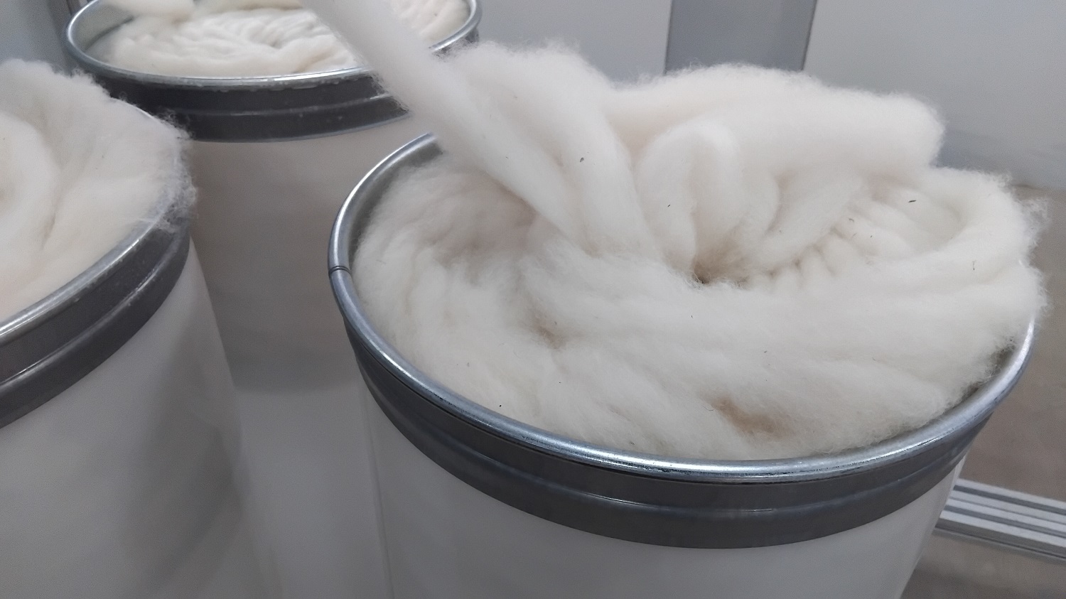 Proceso de Hilado de Fibra de Alpaca: De la Esquila al Hilo
